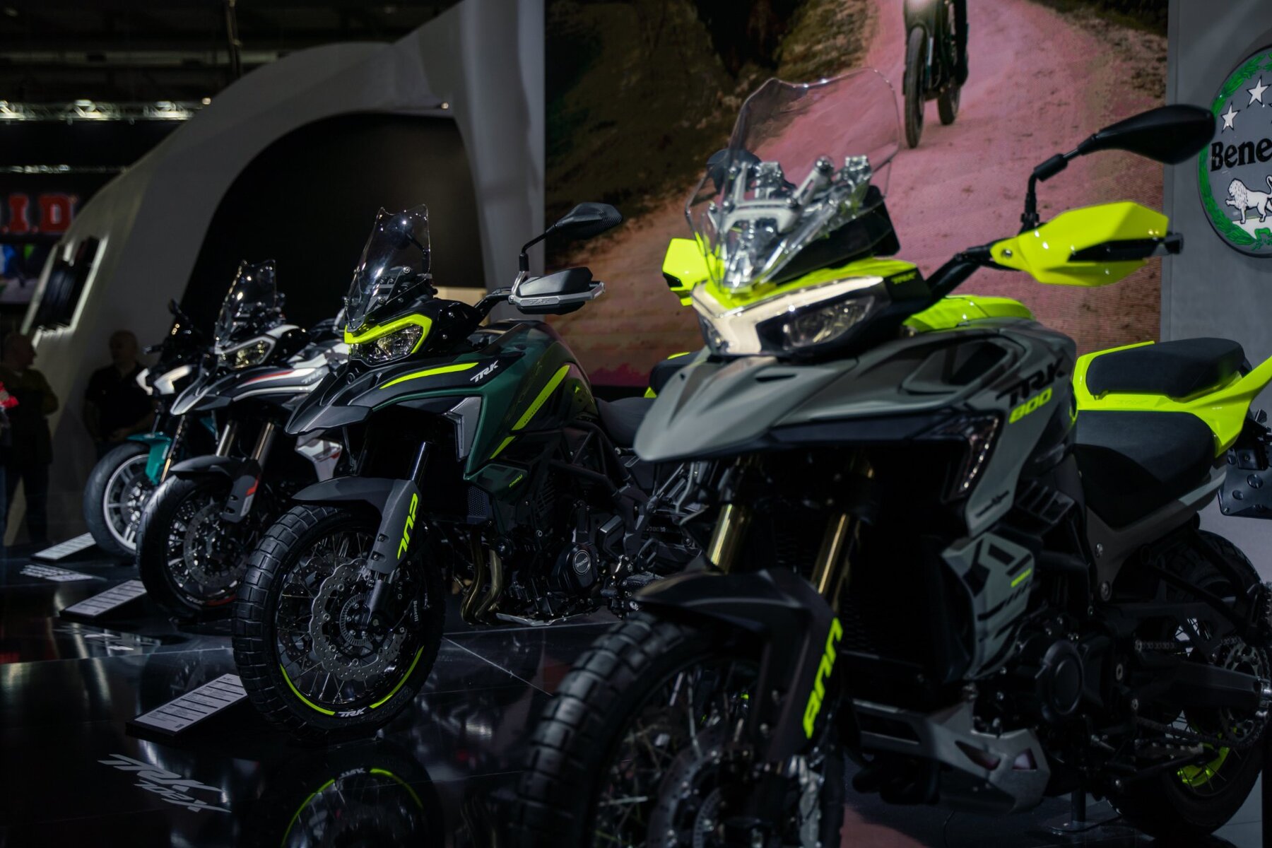 Benelli TRK 702 et TRK 702X - Runaway Bikes